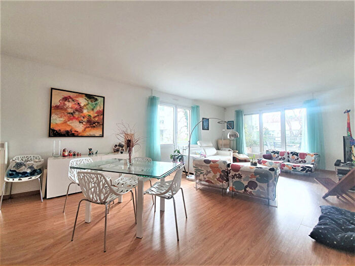 Appartement à vendre - Courbevoie, Hôtel de ville - 5 pièces - 3 chambres