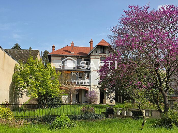 Maison à vendre - Vierzon, Vieux-Domaine, Forges - 7 pièces - 4 chambres