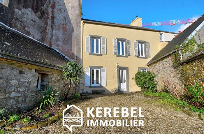 Maison à louer - Plougastel-Daoulas - 6 pièces - 5 chambres