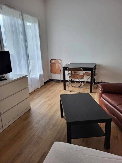 Appartement à louer - Les Aires de la Dîme, Salon-de-Provence - 1 pièce