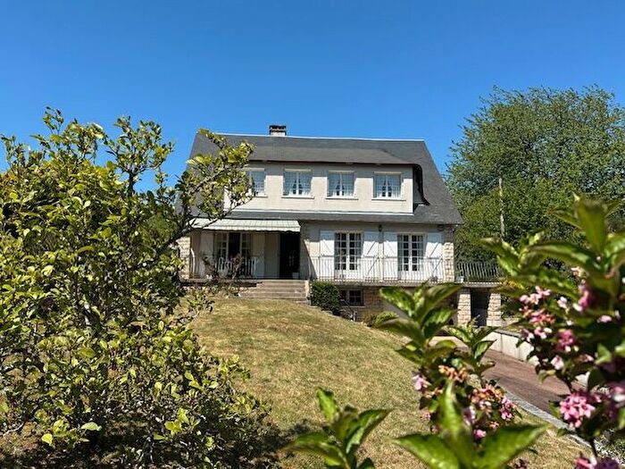 Maison 7 pièces à vendre à Saint-Amand-en-Puisaye