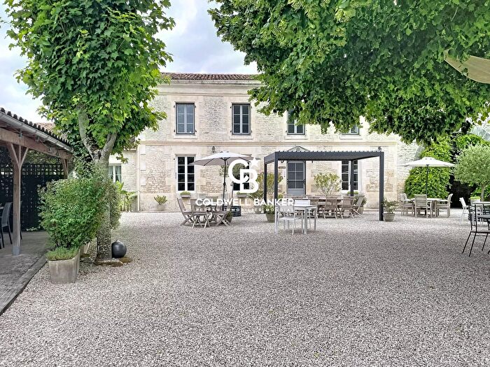Maison 14 pièces à vendre à Aumagne