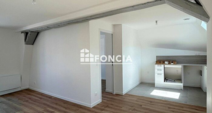 Bois Matar, Villeneuve-Saint-Georges : Appartement 3 pièces à louer