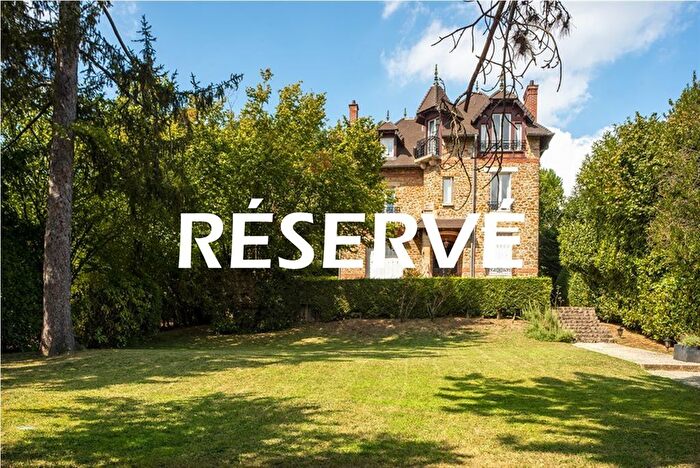 Maison 8 pièces à Vaucresson, à louer