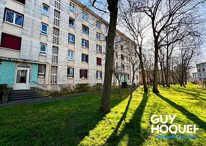 Appartement à vendre - Sainte-Geneviève-des-Bois, Saint-Hubert - 3 pièces - 2 chambres