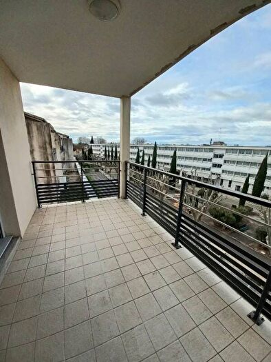 Appartement à louer - Colline et Etang, Orange - 1 pièce