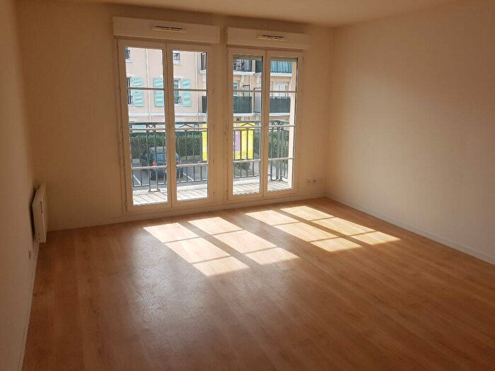 Le Plessis-Pâté : Appartement 3 pièces à louer