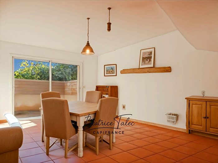 Appartement à vendre - La Fare-les-Oliviers - 3 pièces - 2 chambres