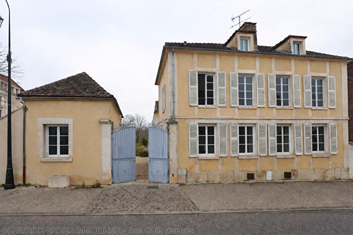 Maison à vendre - Héry - 10 pièces - 8 chambres