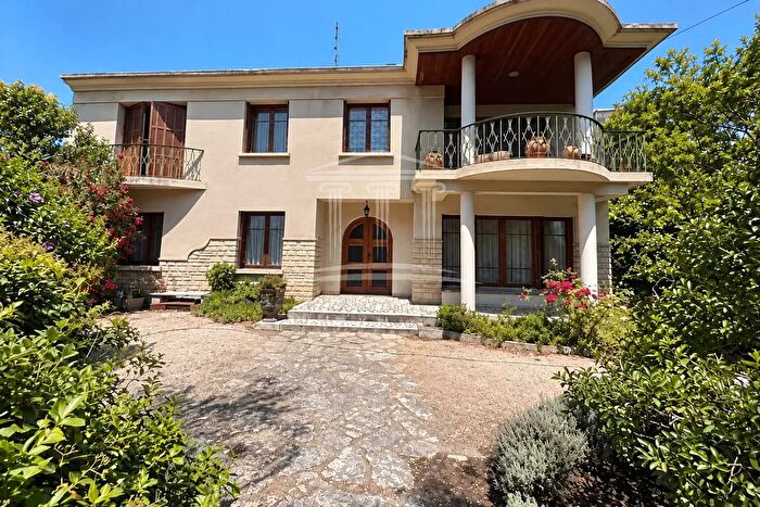 Carpentras, Coeur de Ville - Maison 9 pièces à vendre