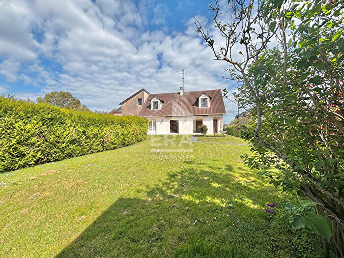 Maison 6 pièces à Pontault-Combault, Centre commercial, à vendre