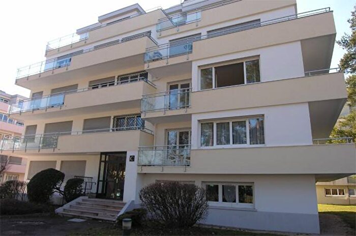 Appartement à louer - Maronniers-Neruda, Talant - 4 pièces - 3 chambres