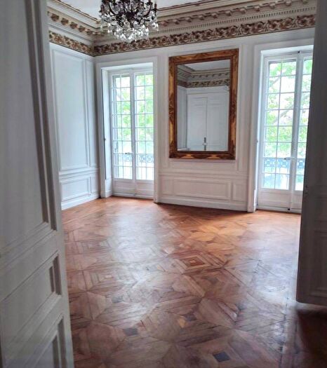 Appartement 5 pièces à louer à Saint Vincent de Paul-Lariboisière, Paris 10ème arrondissement
