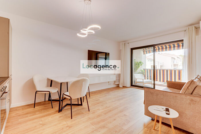 Cannes, Prado, République : Appartement 3 pièces à louer