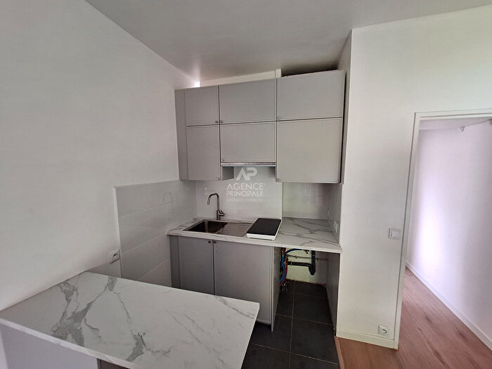 Maisons-Laffitte, Ouest : Appartement 1 pièce à louer