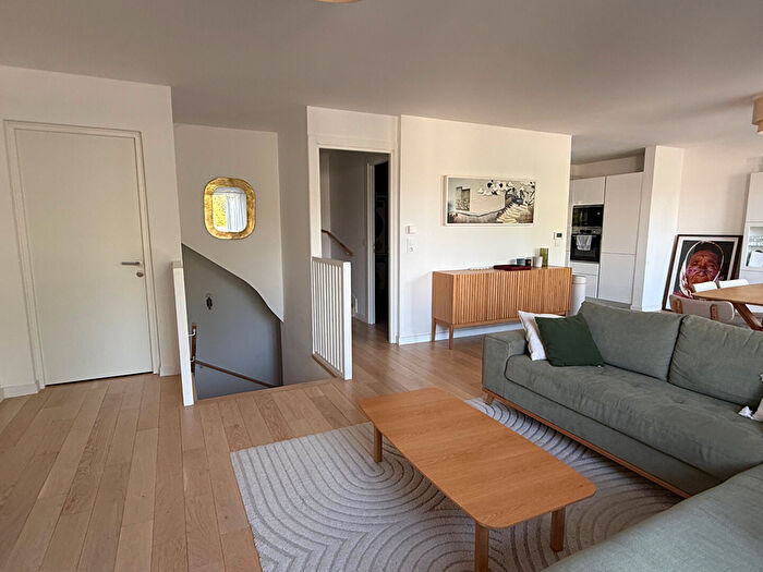 Garches, Gare : Appartement 4 pièces à louer