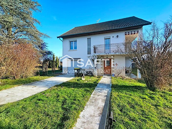 Maison à vendre - Brugheas - 8 pièces - 6 chambres