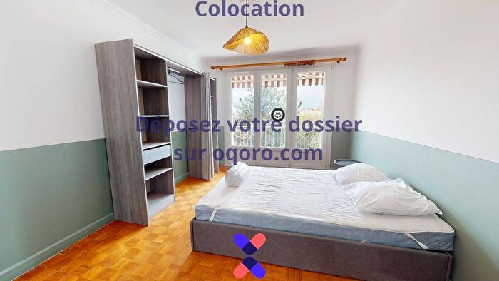 Appartement à louer - La Pagère-Bron Église-Le Terraillon-Saint Jean - 5 pièces - 4 chambres