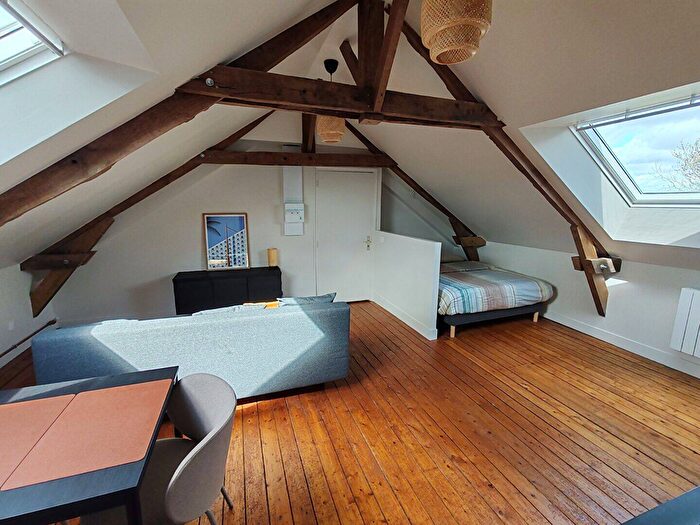 Guipel : Appartement 1 pièce à louer