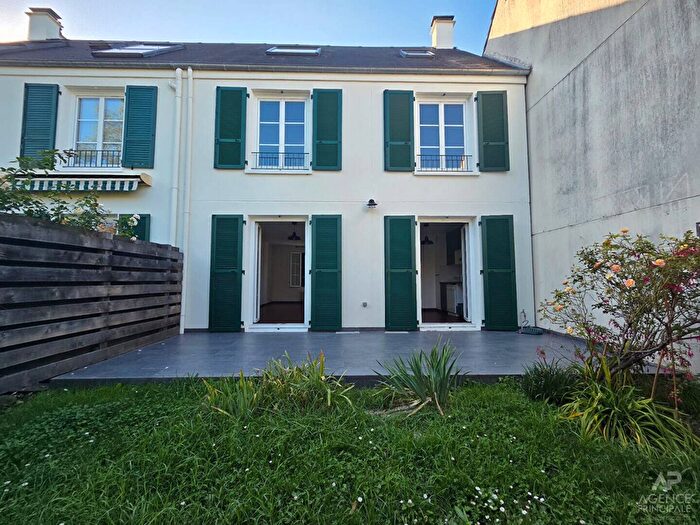 Maison 6 pièces à louer à Buzenval, Rueil-Malmaison