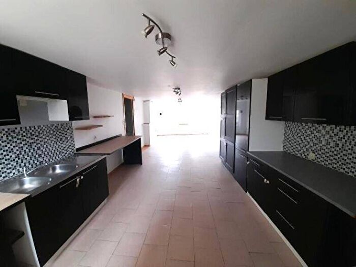 Appartement à louer - Étampes-sur-Marne - 3 pièces - 2 chambres