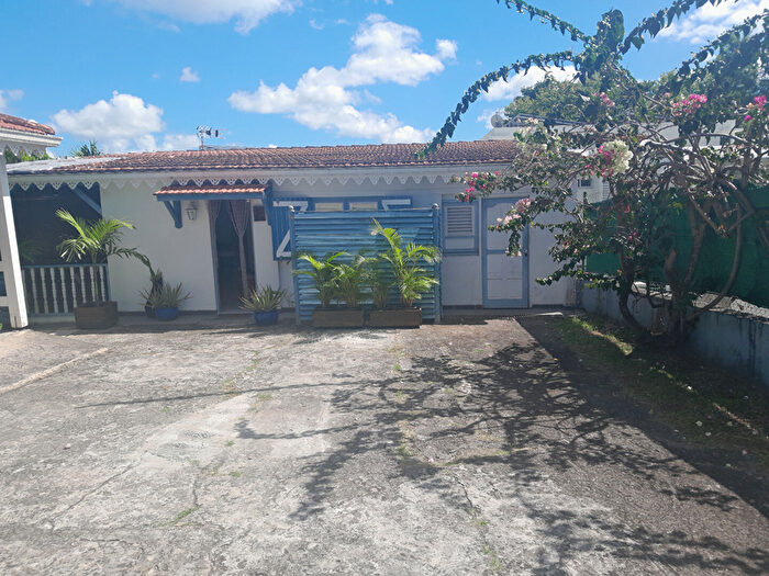 Maison à louer - Fort-de-France - 2 pièces - 1 chambre