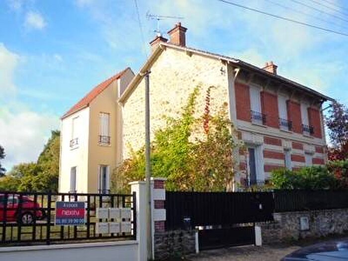 Appartement à louer - Sud, Bois-le-Roi - 1 pièce