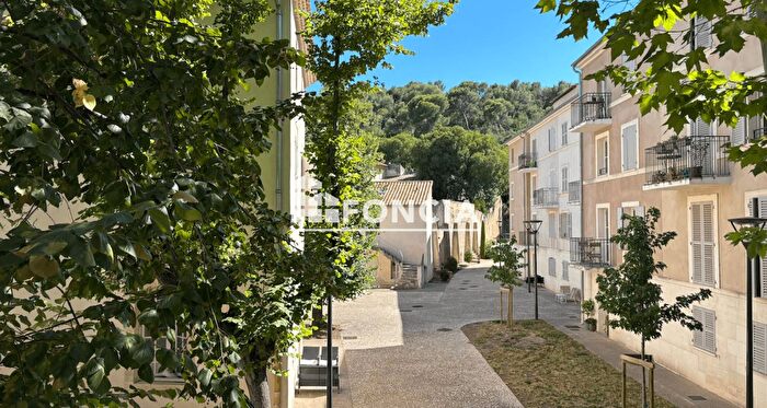 Appartement à vendre - Villeneuve-lès-Avignon, Centre-ville, Stade - 3 pièces - 2 chambres