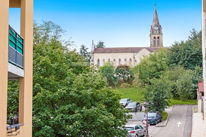 Saint-Bonnet-de-Mure : Appartement 3 pièces à vendre