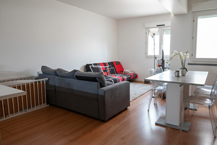 Évry, Les Aunettes : Appartement 2 pièces à vendre