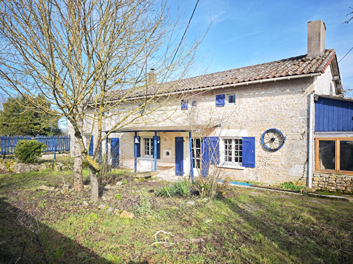 Maison à vendre - Chey - 5 pièces - 3 chambres