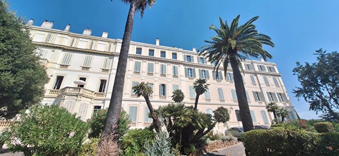Cannes, Petit Juas : Appartement 4 pièces à vendre