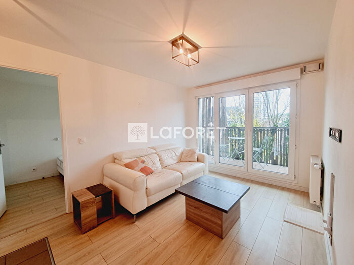 Appartement 2 pièces à vendre à Saint-Ouen-lAumône, Centre-ville, Prairie