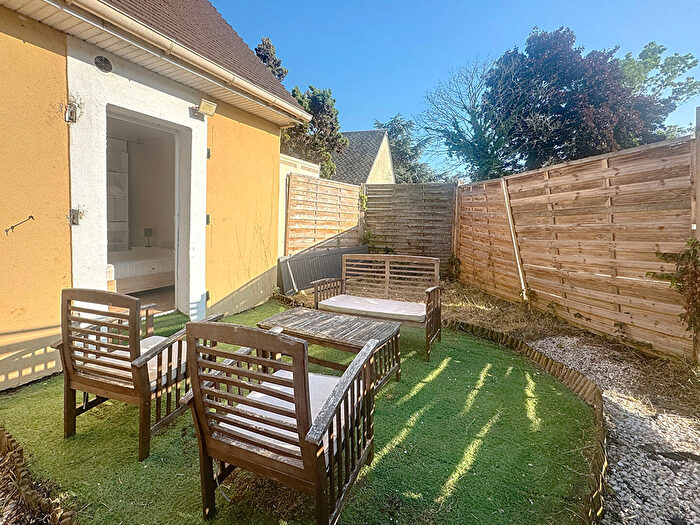 Appartement à louer - Hérouville-Saint-Clair, Le Val, Le Bois, Lébisey - 2 pièces - 1 chambre