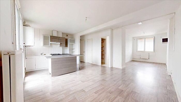 Appartement à louer - Palente, Orchamps, La Combe Saragosse, Besançon - 4 pièces - 2 chambres