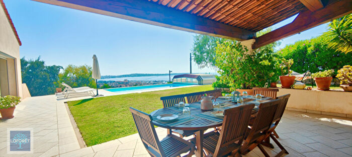 Maison à vendre - Vallauris, Puadon, Plateau de Bernis, Super Cannes, Le Maure - 10 pièces - 8 chambres