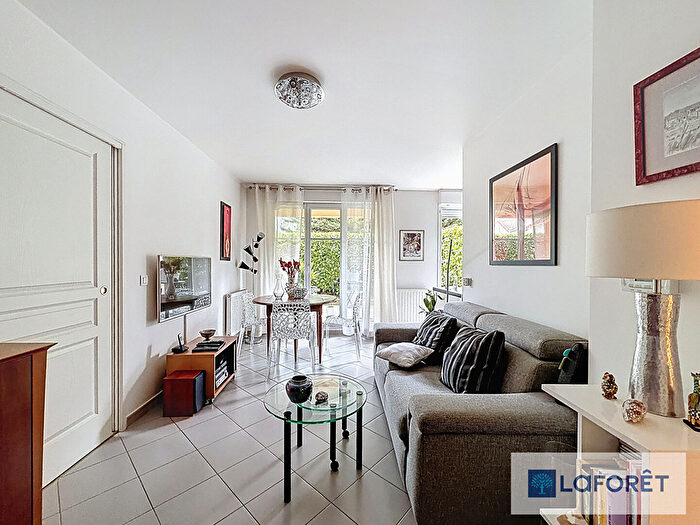 Le Plessis-Trévise, Centre-ville, Orly Parc : Appartement 2 pièces à vendre