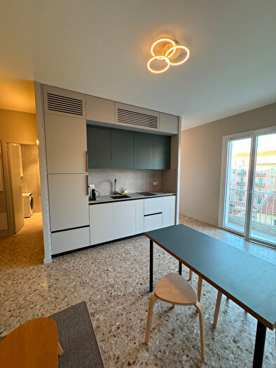Nice, Le Port : Appartement 2 pièces à louer