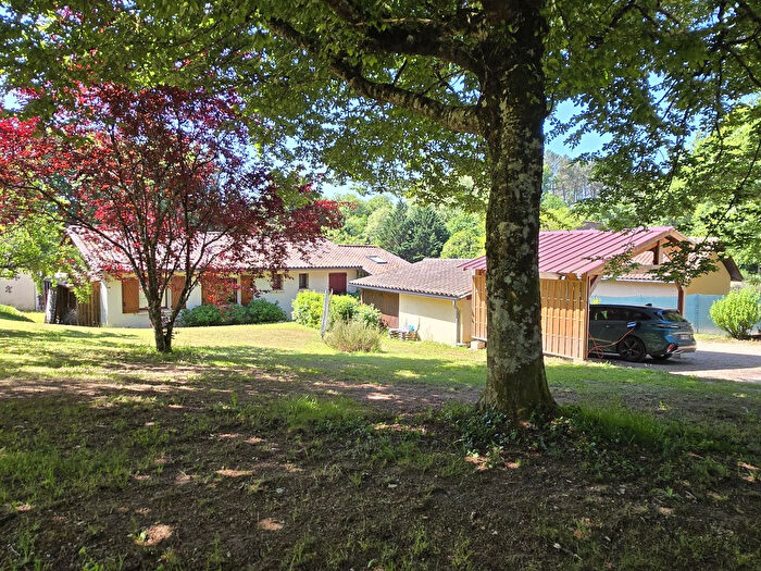 Maison à vendre - Issac - 7 pièces - 4 chambres