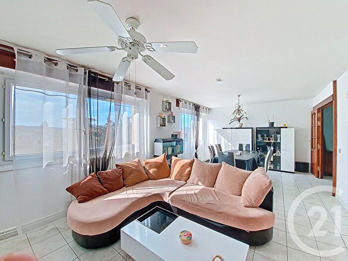 Appartement à vendre - Feyzin - 5 pièces - 3 chambres