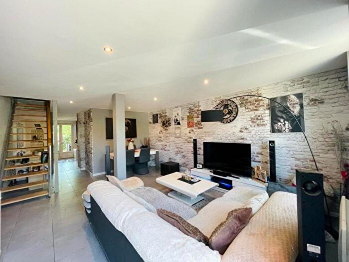 Maison 3 pièces à vendre - Ségoufielle
