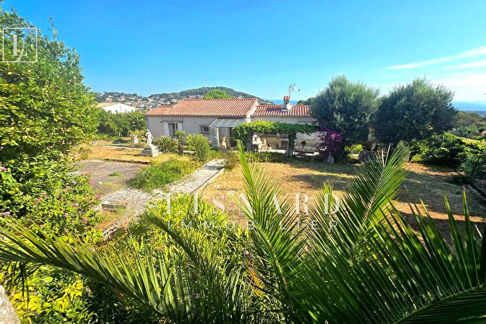 Maison 4 pièces à vendre - Vallauris, Retenaou, Brusquets, Devens, Zone d'activité Saint-Bernard