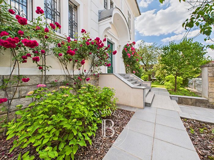 Maison à vendre - Audun-le-Tiche - 10 pièces - 6 chambres