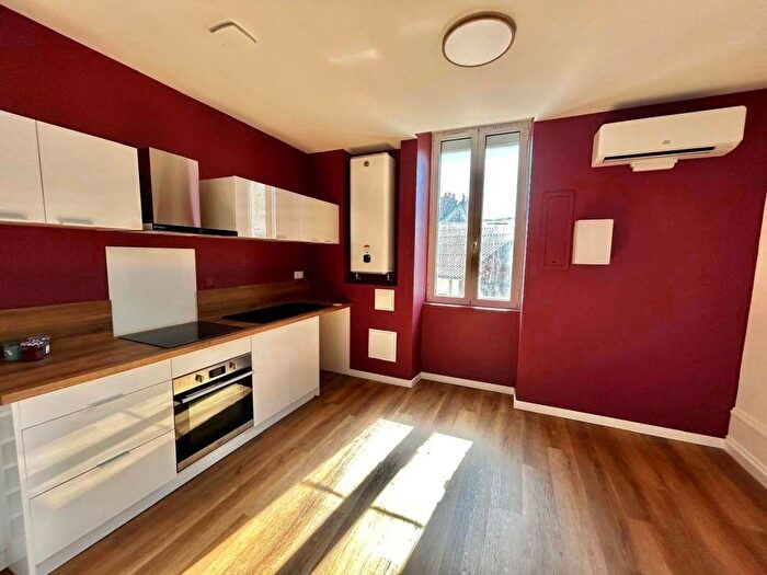 Appartement à louer - Saint Martin, Périgueux - 2 pièces - 1 chambre