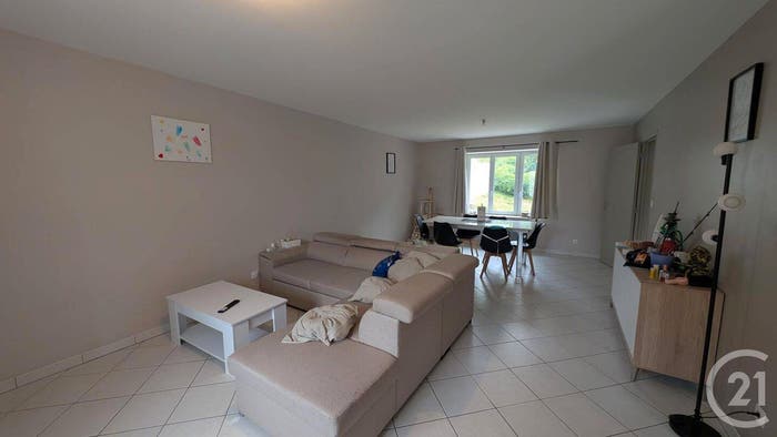 Maison 4 pièces à Villemaury, à louer