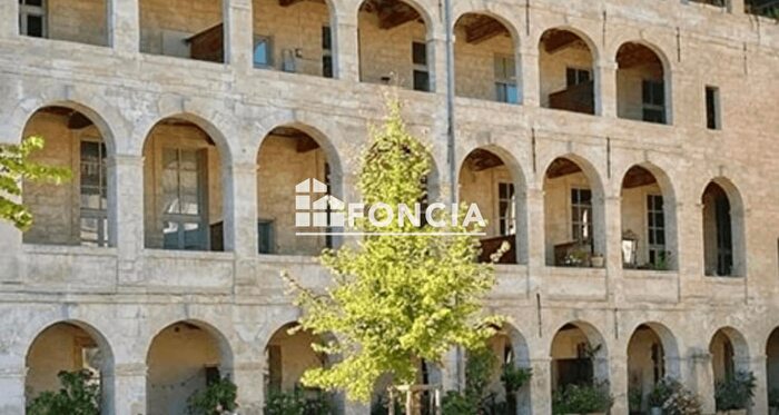 Appartement à vendre - Avignon, Palais des Papes, Zone Piétonne - 2 pièces - 1 chambre