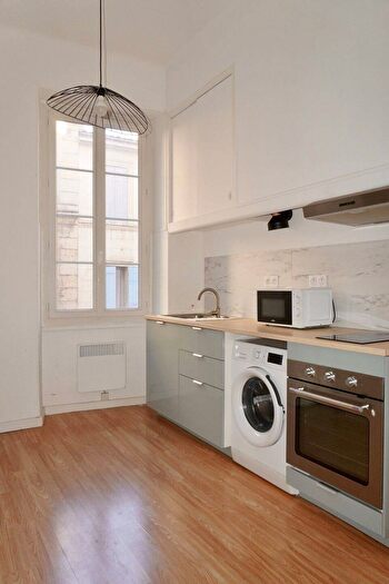 Appartement à louer - Castellane, Marseille ème arrondissement - 2 pièces - 1 chambre
