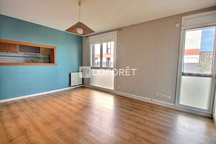Appartement 2 pièces à Nanterre, Chemin de lîle, à vendre