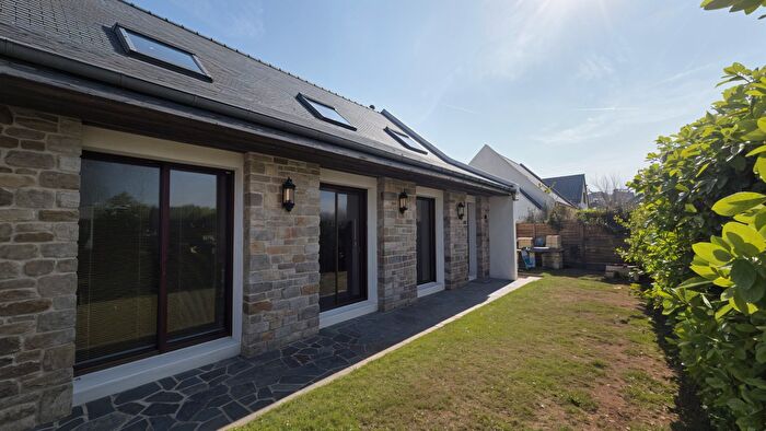 Maison 5 pièces à vendre à Santec