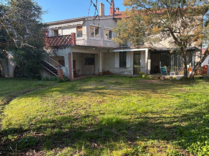 Maison à vendre - Labastide-Saint-Pierre - 7 pièces - 5 chambres